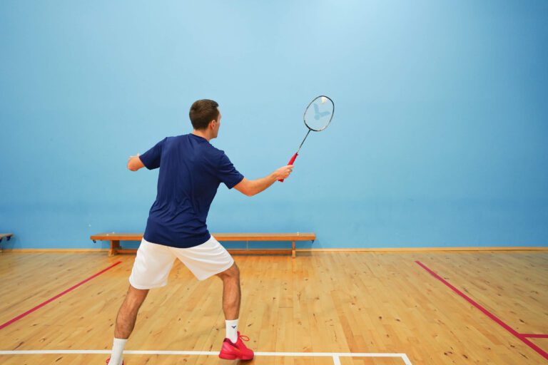 How To Hit The Perfect Forehand Drive In Badminton (Step-By-Step ...